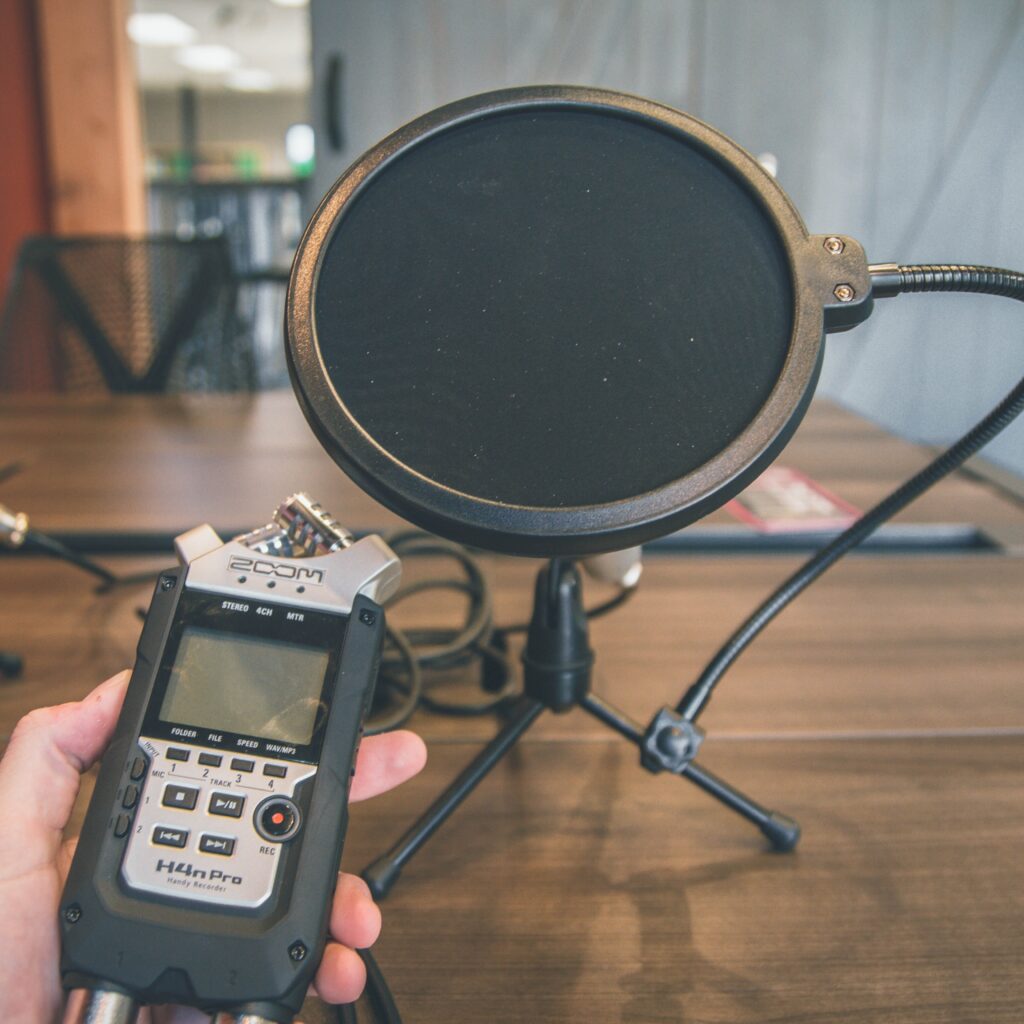 Foley Sound: definición, ejemplos y cómo hacer los tuyos | HookSounds